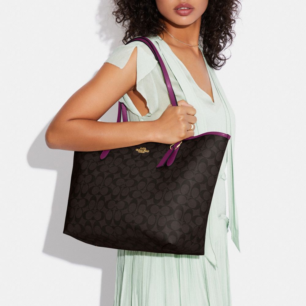 Coach Tote Red Smooth Leather Shoulder Bag - munimoro.gob.pe